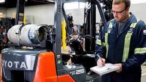 Manejo seguro de montacargas: Guía completa para operadores experimentados